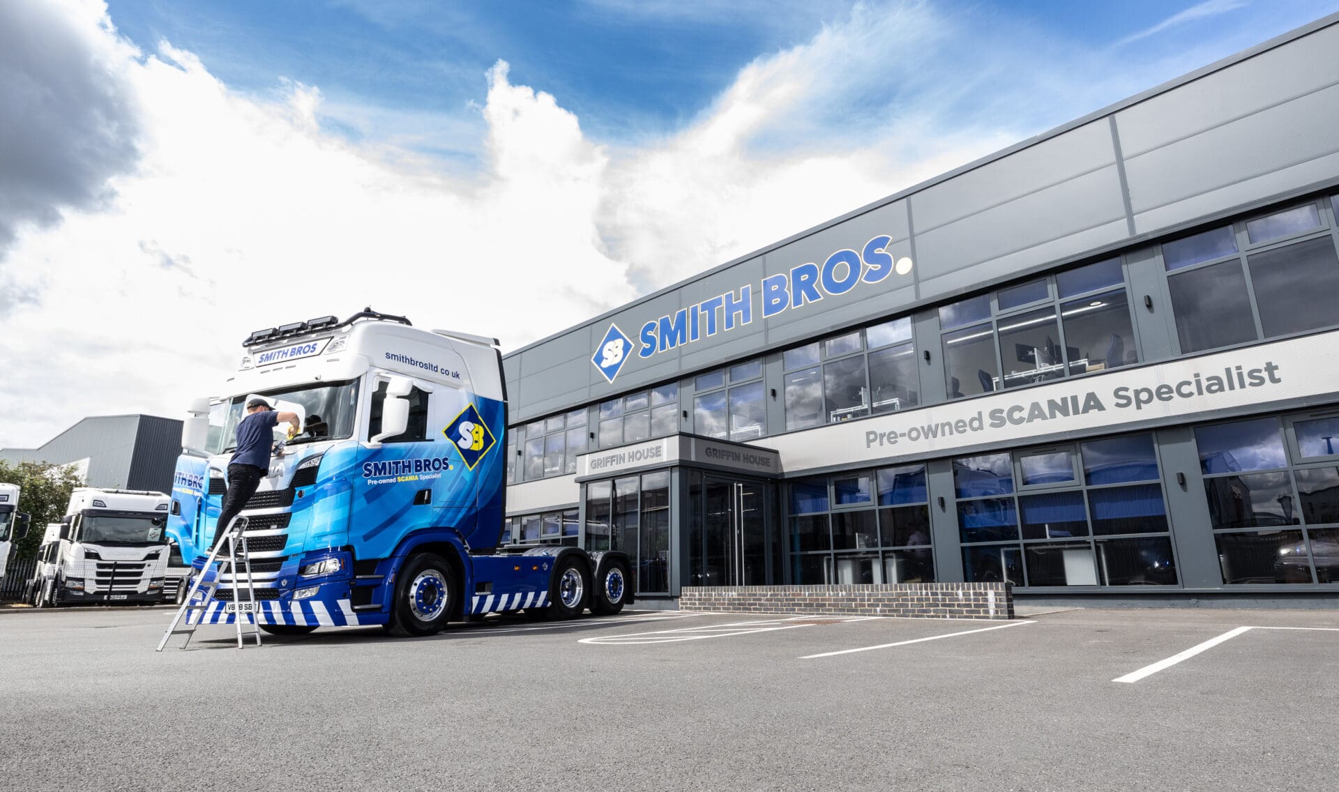 10 Tips for Fuel-Efficient HGV Driving | Smith Bros.