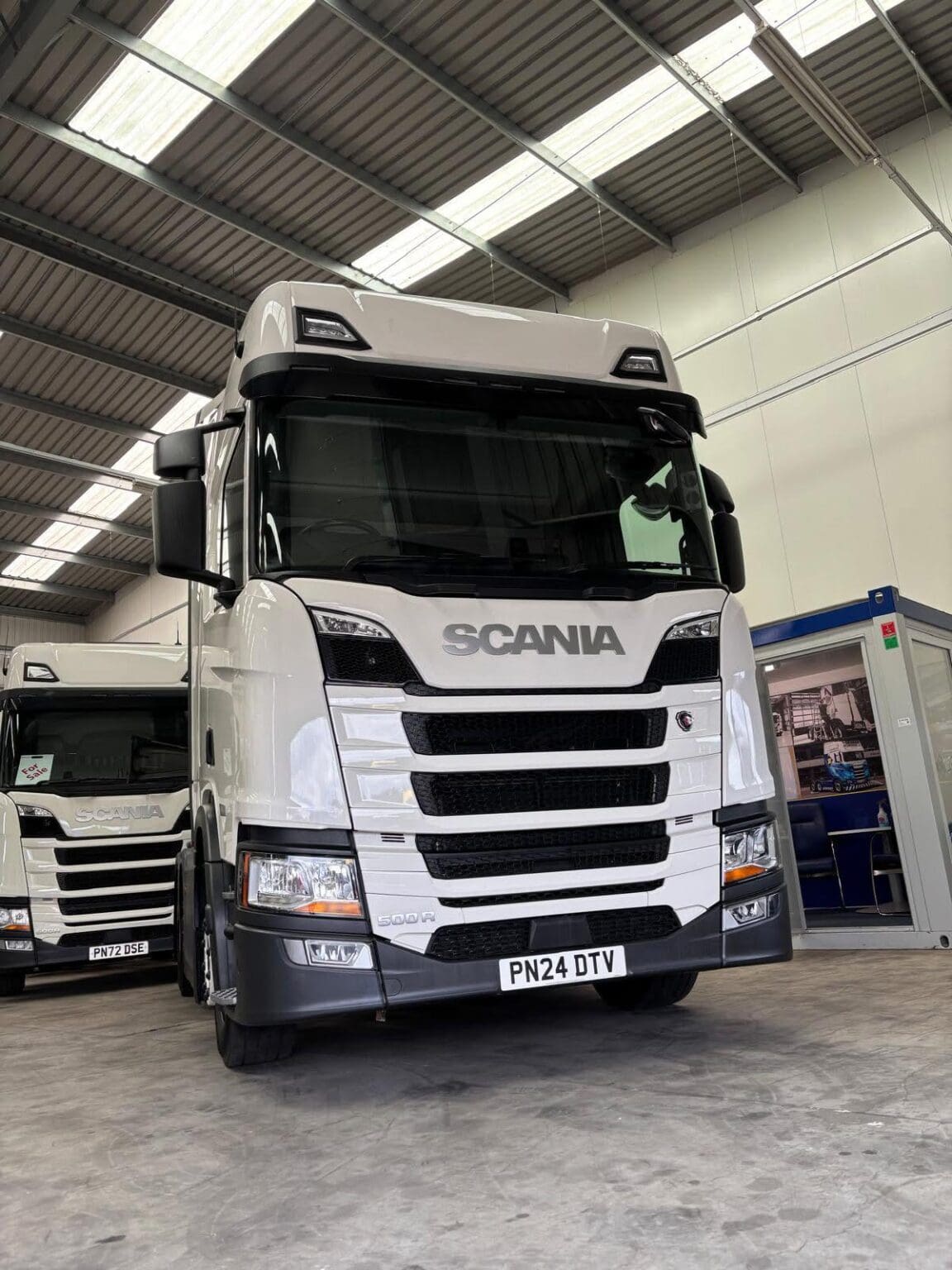 What Is a Tractor Unit? - Smithbros